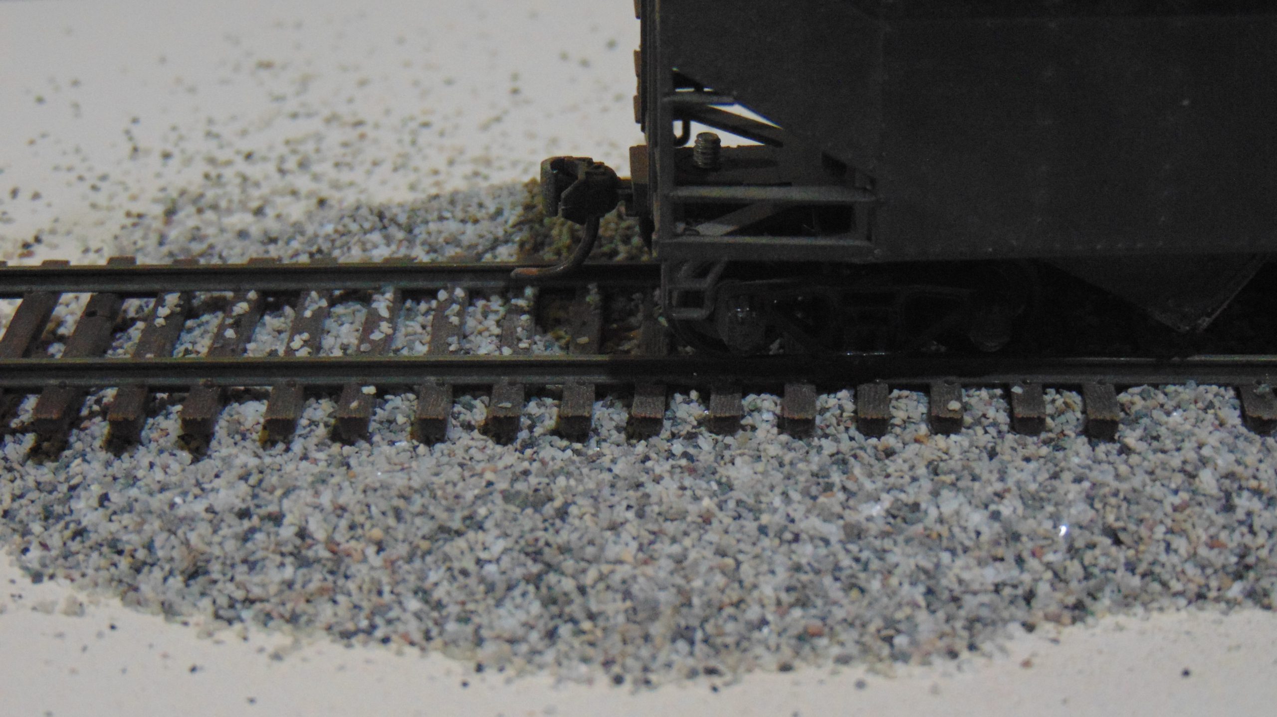 1332 LBS NORFOLK SOUTHERN / CSX BRIGHT GRAY HO Scale Ballast - Model Railroad Ballast